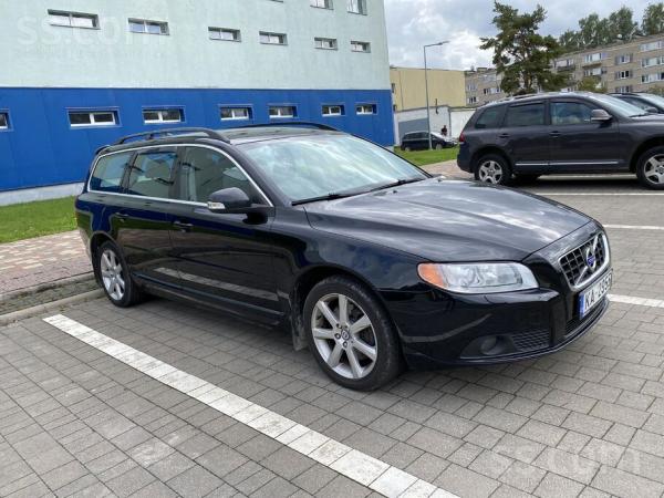 Melns Volvo V70 2011 Jelgava, ar dzinēja tilpumu 2.40 L un nobraukumu 402 tūkst. km par 4600 €, foto 2 vietnē AUTOMOTO.COM.LV