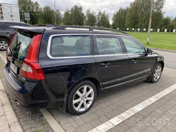 Melns Volvo V70 2011 Jelgava, ar dzinēja tilpumu 2.40 L un nobraukumu 402 tūkst. km par 4600 €, foto 5 vietnē AUTOMOTO.COM.LV