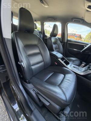 Melns Volvo V70 2011 Rīga, ar dzinēja tilpumu 2.00 L un nobraukumu 281 tūkst. km par 7290 €, foto 8 vietnē AUTOMOTO.COM.LV