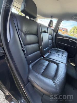 Melns Volvo V70 2011 Rīga, ar dzinēja tilpumu 2.00 L un nobraukumu 281 tūkst. km par 7290 €, foto 9 vietnē AUTOMOTO.COM.LV