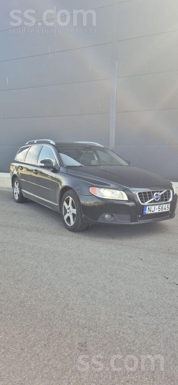 Black Volvo V70 2011 in Riga, with an engine capacity of 2.40 L and mileage of 548 thousand km for 2300 €, photo 1 on AUTOMOTO.COM.LV