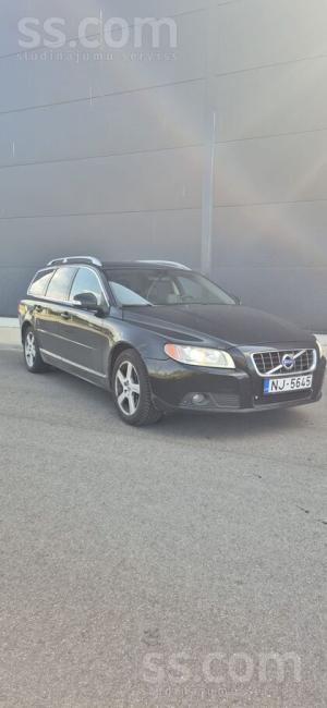 Melns Volvo V70 2011 Rīga, ar dzinēja tilpumu 2.40 L un nobraukumu 548 tūkst. km par 2300 €, foto  vietnē AUTOMOTO.COM.LV