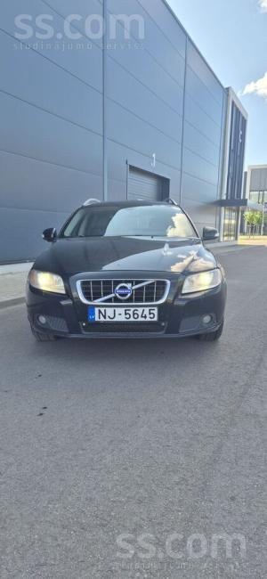 Melns Volvo V70 2011 Rīga, ar dzinēja tilpumu 2.40 L un nobraukumu 548 tūkst. km par 2300 €, foto 3 vietnē AUTOMOTO.COM.LV