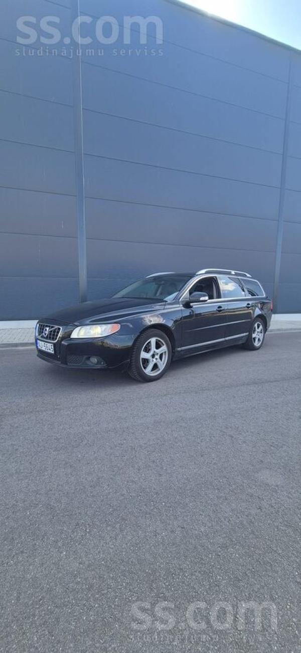Black Volvo V70 2011 in Riga, with an engine capacity of 2.40 L and mileage of 548 thousand km for 2300 €, photo 3 on AUTOMOTO.COM.LV
