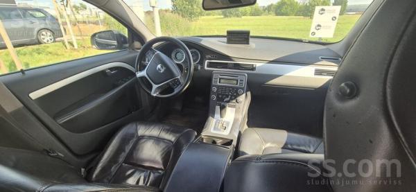Black Volvo V70 2011 in Riga, with an engine capacity of 2.40 L and mileage of 548 thousand km for 2300 €, photo 5 on AUTOMOTO.COM.LV