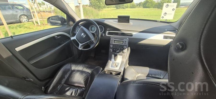 Melns Volvo V70 2011 Rīga, ar dzinēja tilpumu 2.40 L un nobraukumu 548 tūkst. km par 2300 €, foto 6 vietnē AUTOMOTO.COM.LV
