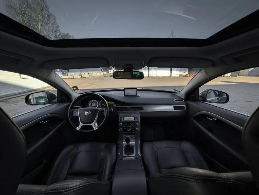 Melns Volvo V70 2011 Jūrmala, ar dzinēja tilpumu 2.00 L un nobraukumu 342 tūkst. km par 4950 €, foto 16 vietnē AUTOMOTO.COM.LV