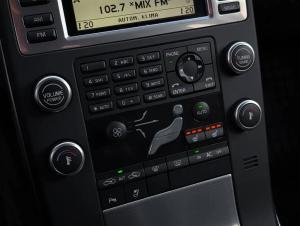 Melns Volvo V70 2011 Jūrmala, ar dzinēja tilpumu 2.00 L un nobraukumu 342 tūkst. km par 4950 €, foto 19 vietnē AUTOMOTO.COM.LV