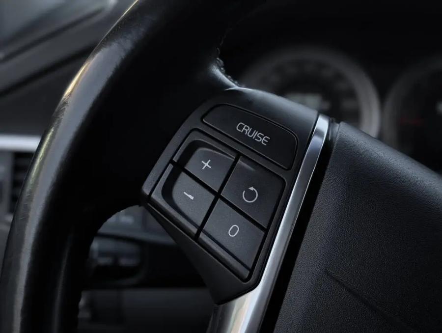 Melns Volvo V70 2011 Jūrmala, ar dzinēja tilpumu 2.00 L un nobraukumu 342 tūkst. km par 4950 €, foto 22 vietnē AUTOMOTO.COM.LV