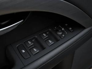 Melns Volvo V70 2011 Jūrmala, ar dzinēja tilpumu 2.00 L un nobraukumu 342 tūkst. km par 4950 €, foto 24 vietnē AUTOMOTO.COM.LV