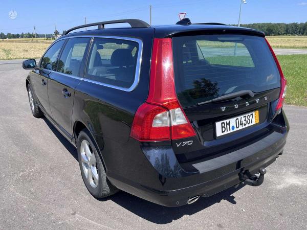 Black Volvo V70 2011 in Kaunas, with an engine capacity of 2.40 L and mileage of 456 thousand km for 4300 €, photo 4 on AUTOMOTO.COM.LV