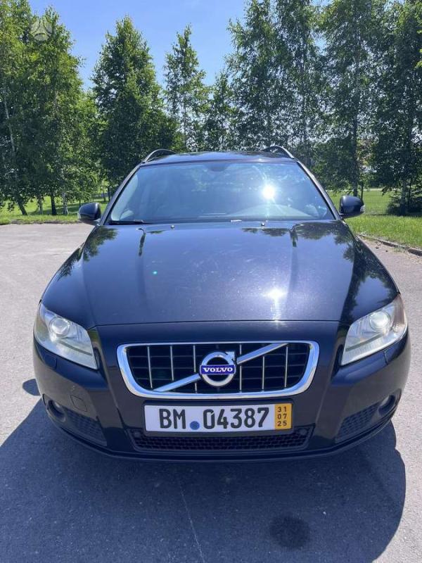 Black Volvo V70 2011 in Kaunas, with an engine capacity of 2.40 L and mileage of 456 thousand km for 4300 €, photo 5 on AUTOMOTO.COM.LV