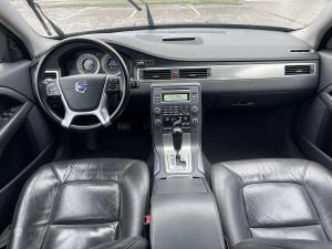 Black Volvo V70 2011 in Kaunas, with an engine capacity of 2.40 L and mileage of 456 thousand km for 4300 €, photo 12 on AUTOMOTO.COM.LV