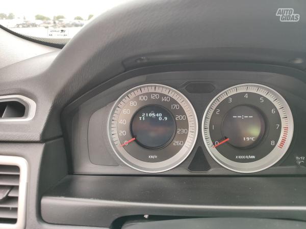 Black Volvo V70 2011 in Marijampole, with an engine capacity of 1.60 L and mileage of 210 thousand km for 3750 €, photo 9 on AUTOMOTO.COM.LV