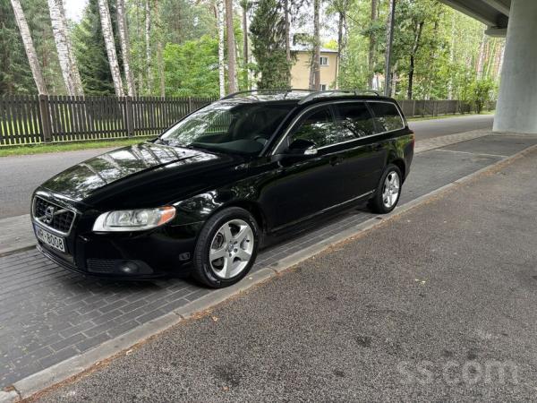 Black Volvo V70 2011 in Jurmala, with an engine capacity of 2.50 L and mileage of 346 thousand km for 4500 €, photo 2 on AUTOMOTO.COM.LV