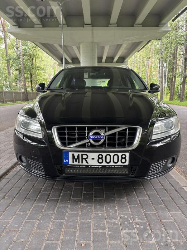 Black Volvo V70 2011 in Jurmala, with an engine capacity of 2.50 L and mileage of 346 thousand km for 4500 €, photo 3 on AUTOMOTO.COM.LV