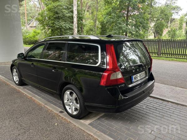 Black Volvo V70 2011 in Jurmala, with an engine capacity of 2.50 L and mileage of 346 thousand km for 4500 €, photo 7 on AUTOMOTO.COM.LV