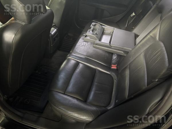 Melns Volvo V70 2011 Jūrmala, ar dzinēja tilpumu 2.50 L un nobraukumu 346 tūkst. km par 4500 €, foto 9 vietnē AUTOMOTO.COM.LV