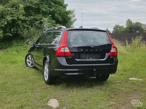 Black Volvo V70 2011 in Kaunas, with an engine capacity of 2.00 L and mileage of 272 thousand km for 4450 €, photo 3 on AUTOMOTO.COM.LV