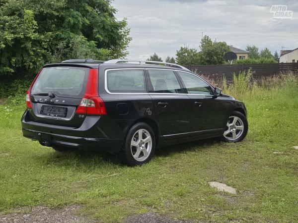 Black Volvo V70 2011 in Kaunas, with an engine capacity of 2.00 L and mileage of 272 thousand km for 4450 €, photo 8 on AUTOMOTO.COM.LV