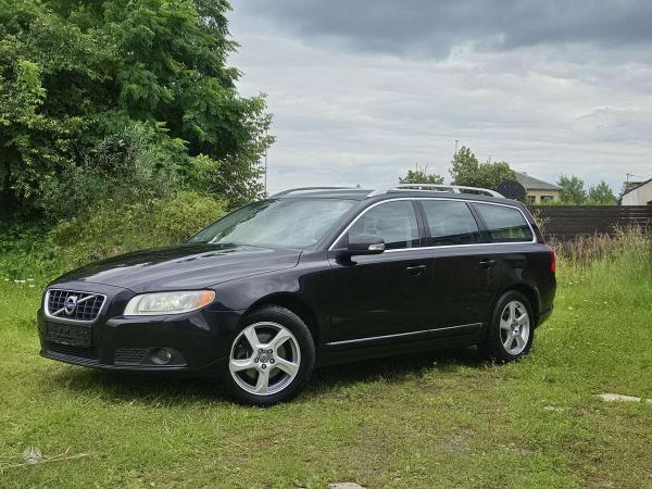 Melns Volvo V70 2011 Kauņa, ar dzinēja tilpumu 1.98 L un nobraukumu 272 tūkst. km par 4650 €, foto 1 vietnē AUTOMOTO.COM.LV