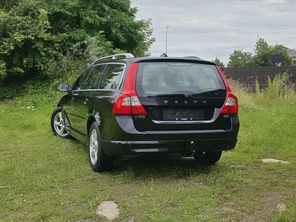 Melns Volvo V70 2011 Kauņa, ar dzinēja tilpumu 1.98 L un nobraukumu 272 tūkst. km par 4650 €, foto 5 vietnē AUTOMOTO.COM.LV