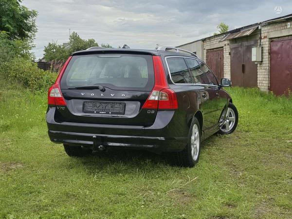 Melns Volvo V70 2011 Kauņa, ar dzinēja tilpumu 1.98 L un nobraukumu 272 tūkst. km par 4650 €, foto 7 vietnē AUTOMOTO.COM.LV