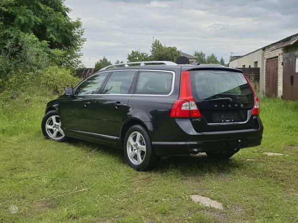 Melns Volvo V70 2011 Kauņa, ar dzinēja tilpumu 1.98 L un nobraukumu 272 tūkst. km par 4650 €, foto 8 vietnē AUTOMOTO.COM.LV