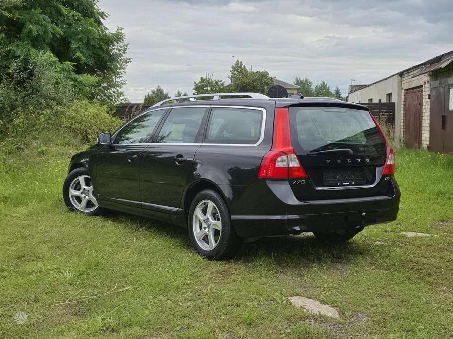 Black Volvo V70 2011 in Kaunas, with an engine capacity of 1.98 L and mileage of 272 thousand km for 4650 €, photo 9 on AUTOMOTO.COM.LV