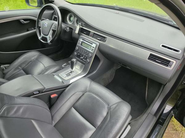 Melns Volvo V70 2011 Kauņa, ar dzinēja tilpumu 1.98 L un nobraukumu 272 tūkst. km par 4650 €, foto 9 vietnē AUTOMOTO.COM.LV