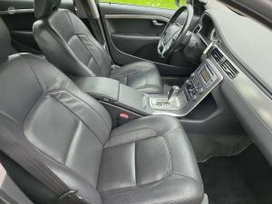 Black Volvo V70 2011 in Kaunas, with an engine capacity of 1.98 L and mileage of 272 thousand km for 4650 €, photo 15 on AUTOMOTO.COM.LV