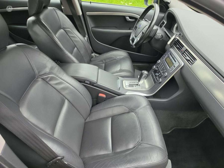 Black Volvo V70 2011 in Kaunas, with an engine capacity of 1.98 L and mileage of 272 thousand km for 4650 €, photo 15 on AUTOMOTO.COM.LV