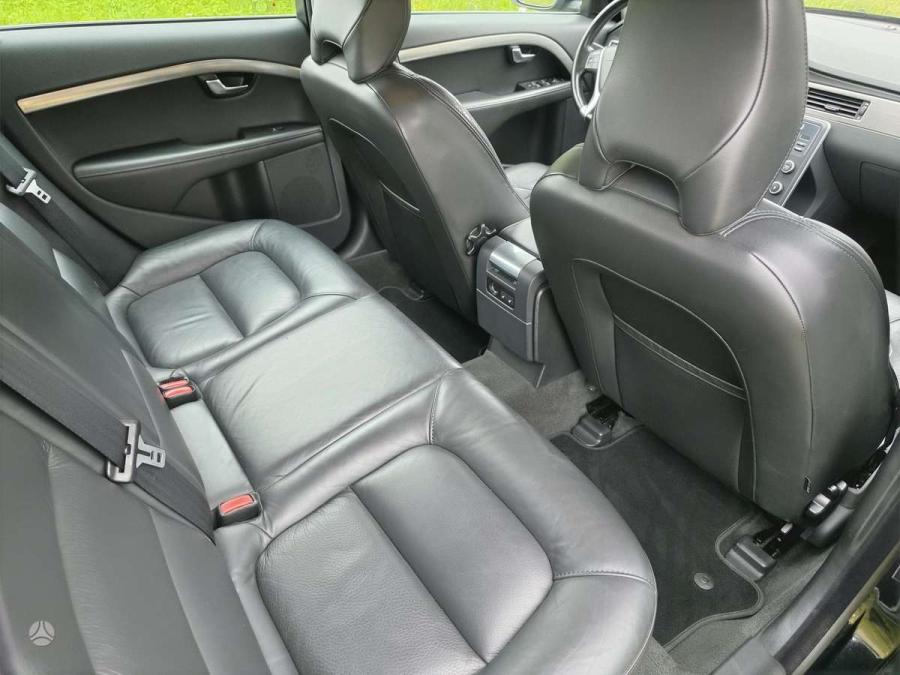 Black Volvo V70 2011 in Kaunas, with an engine capacity of 1.98 L and mileage of 272 thousand km for 4650 €, photo 17 on AUTOMOTO.COM.LV