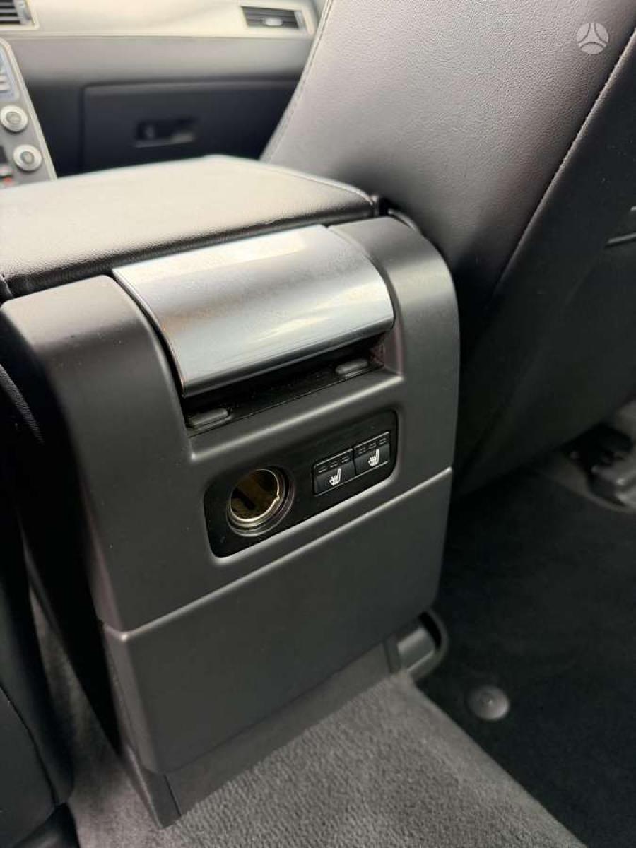 Black Volvo V70 2011 in Kaunas, with an engine capacity of 1.98 L and mileage of 272 thousand km for 4650 €, photo 22 on AUTOMOTO.COM.LV