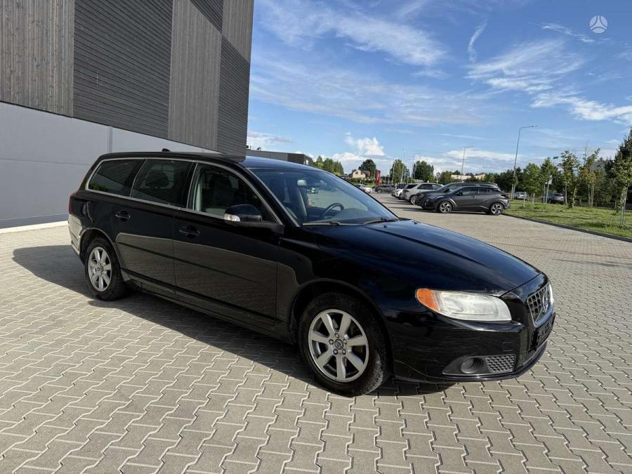 Melns Volvo V70 2011 Šauļi, ar dzinēja tilpumu 1.98 L un nobraukumu 300 tūkst. km par 2950 €, foto 5 vietnē AUTOMOTO.COM.LV