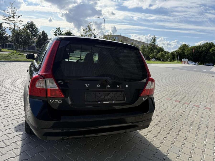 Melns Volvo V70 2011 Šauļi, ar dzinēja tilpumu 1.98 L un nobraukumu 300 tūkst. km par 2950 €, foto 10 vietnē AUTOMOTO.COM.LV