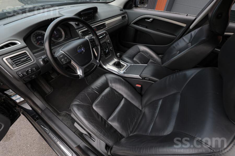 Melns Volvo V70 2011 Jelgava, ar dzinēja tilpumu 2.00 L un nobraukumu 0 tūkst. km par 6990 €, foto 9 vietnē AUTOMOTO.COM.LV