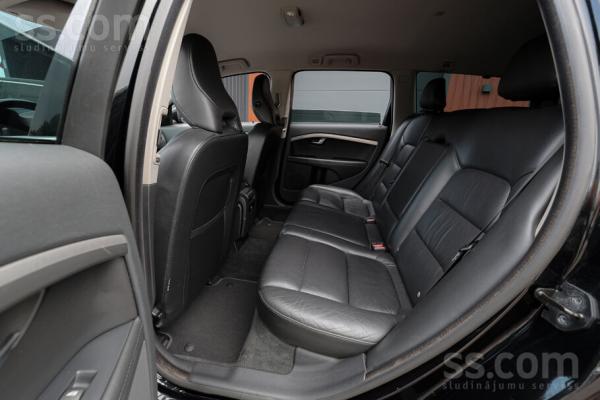Melns Volvo V70 2011 Jelgava, ar dzinēja tilpumu 2.00 L un nobraukumu 0 tūkst. km par 6990 €, foto 9 vietnē AUTOMOTO.COM.LV