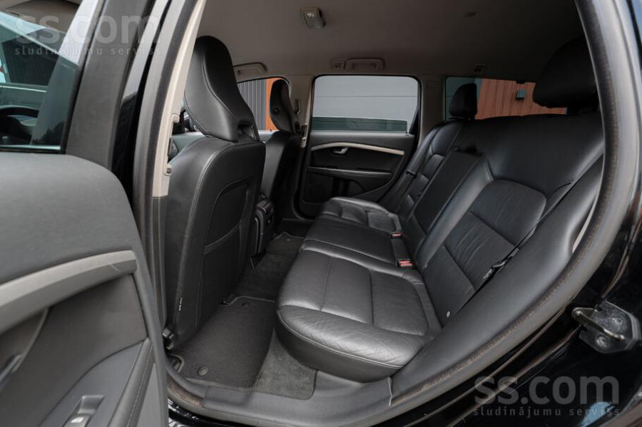 Melns Volvo V70 2011 Jelgava, ar dzinēja tilpumu 2.00 L un nobraukumu 0 tūkst. km par 6990 €, foto 10 vietnē AUTOMOTO.COM.LV