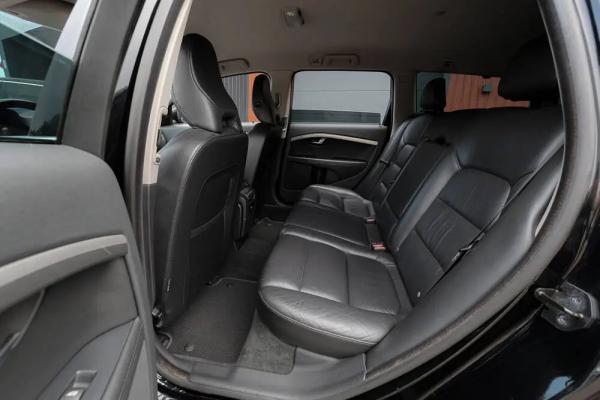 Melns Volvo V70 2011 Jelgava, ar dzinēja tilpumu 2.00 L un nobraukumu 304 tūkst. km par 6990 €, foto 9 vietnē AUTOMOTO.COM.LV