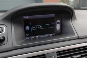 Black Volvo V70 2011 in Jelgava, with an engine capacity of 2.00 L and mileage of 304 thousand km for 6990 €, photo 15 on AUTOMOTO.COM.LV
