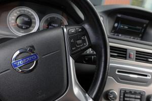 Black Volvo V70 2011 in Jelgava, with an engine capacity of 2.00 L and mileage of 304 thousand km for 6990 €, photo 20 on AUTOMOTO.COM.LV