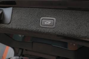 Black Volvo V70 2011 in Jelgava, with an engine capacity of 2.00 L and mileage of 304 thousand km for 6990 €, photo 25 on AUTOMOTO.COM.LV
