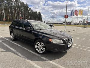 Melns Volvo V70 2011 Rīga, ar dzinēja tilpumu 2.00 L un nobraukumu 376 tūkst. km par 5000 €, foto  vietnē AUTOMOTO.COM.LV