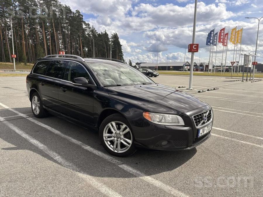 Melns Volvo V70 2011 Rīga, ar dzinēja tilpumu 2.00 L un nobraukumu 376 tūkst. km par 5000 €, foto 1 vietnē AUTOMOTO.COM.LV