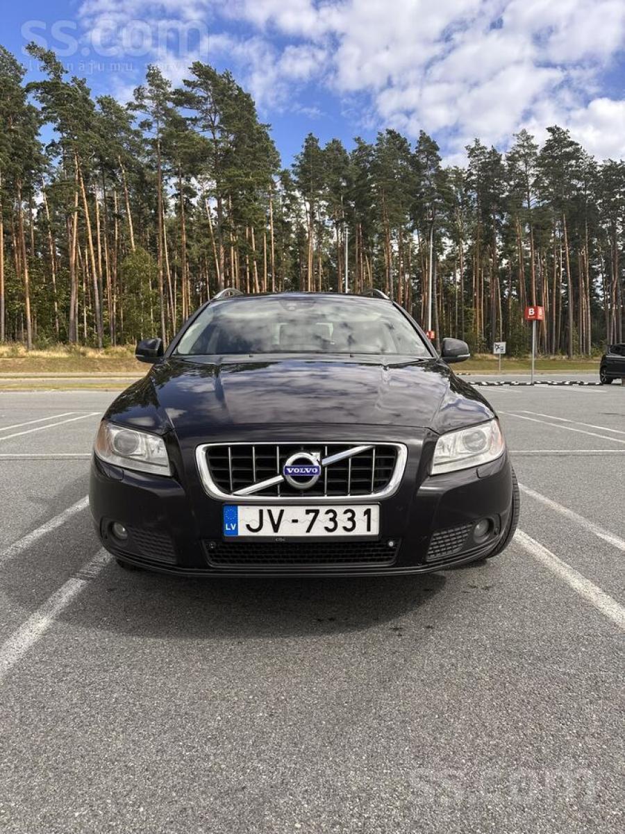 Melns Volvo V70 2011 Rīga, ar dzinēja tilpumu 2.00 L un nobraukumu 376 tūkst. km par 5000 €, foto 3 vietnē AUTOMOTO.COM.LV