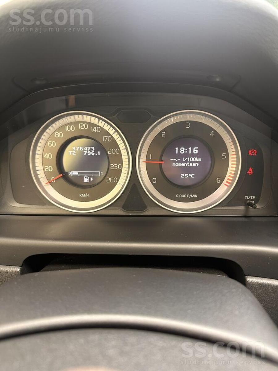 Melns Volvo V70 2011 Rīga, ar dzinēja tilpumu 2.00 L un nobraukumu 376 tūkst. km par 5000 €, foto 8 vietnē AUTOMOTO.COM.LV