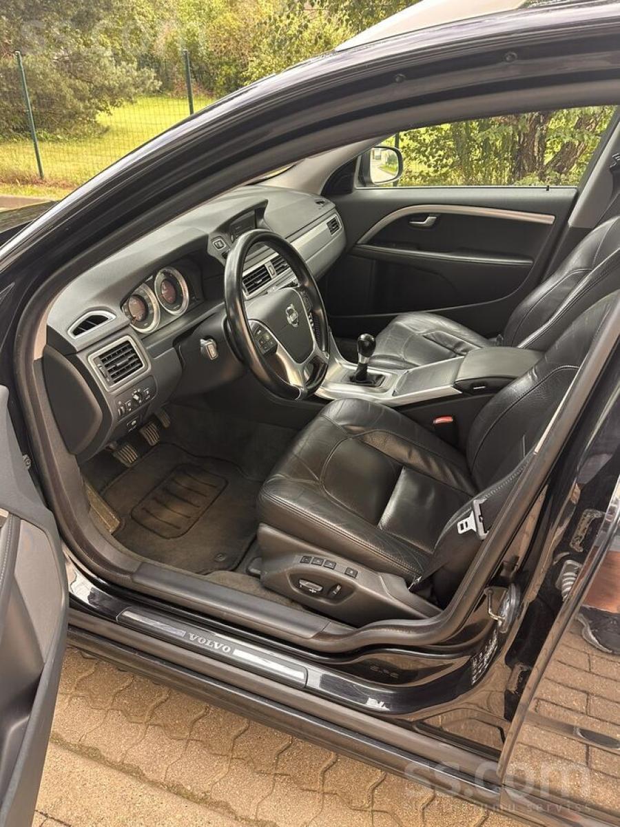 Melns Volvo V70 2011 Rīga, ar dzinēja tilpumu 2.00 L un nobraukumu 376 tūkst. km par 5000 €, foto 10 vietnē AUTOMOTO.COM.LV