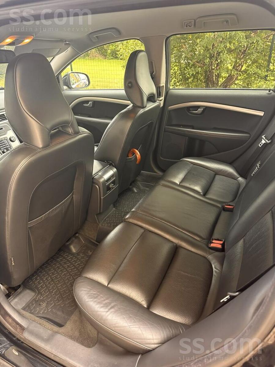 Melns Volvo V70 2011 Rīga, ar dzinēja tilpumu 2.00 L un nobraukumu 376 tūkst. km par 5000 €, foto 13 vietnē AUTOMOTO.COM.LV