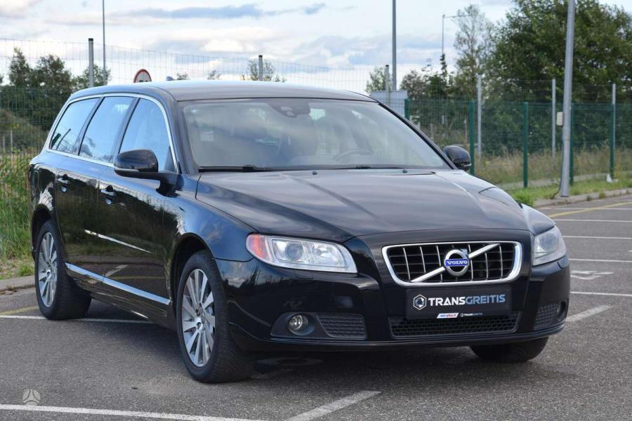 Black Volvo V70 2011 in Vilnius, with an engine capacity of 1.60 L and mileage of 289 thousand km for 4650 €, photo 5 on AUTOMOTO.COM.LV